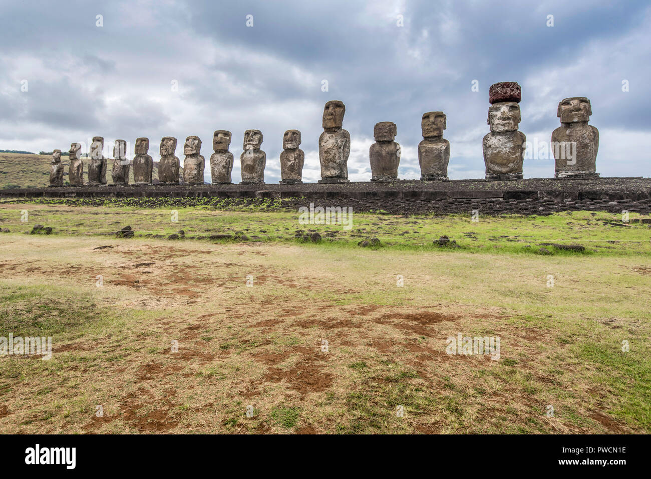 15 moai ahu hi-res stock photography and images - Alamy