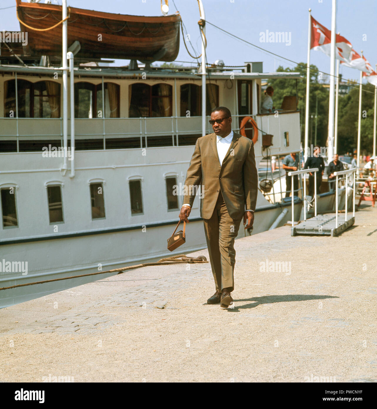 SONNY LISTON American boxer in Stockholm Sweden with family in front of ...