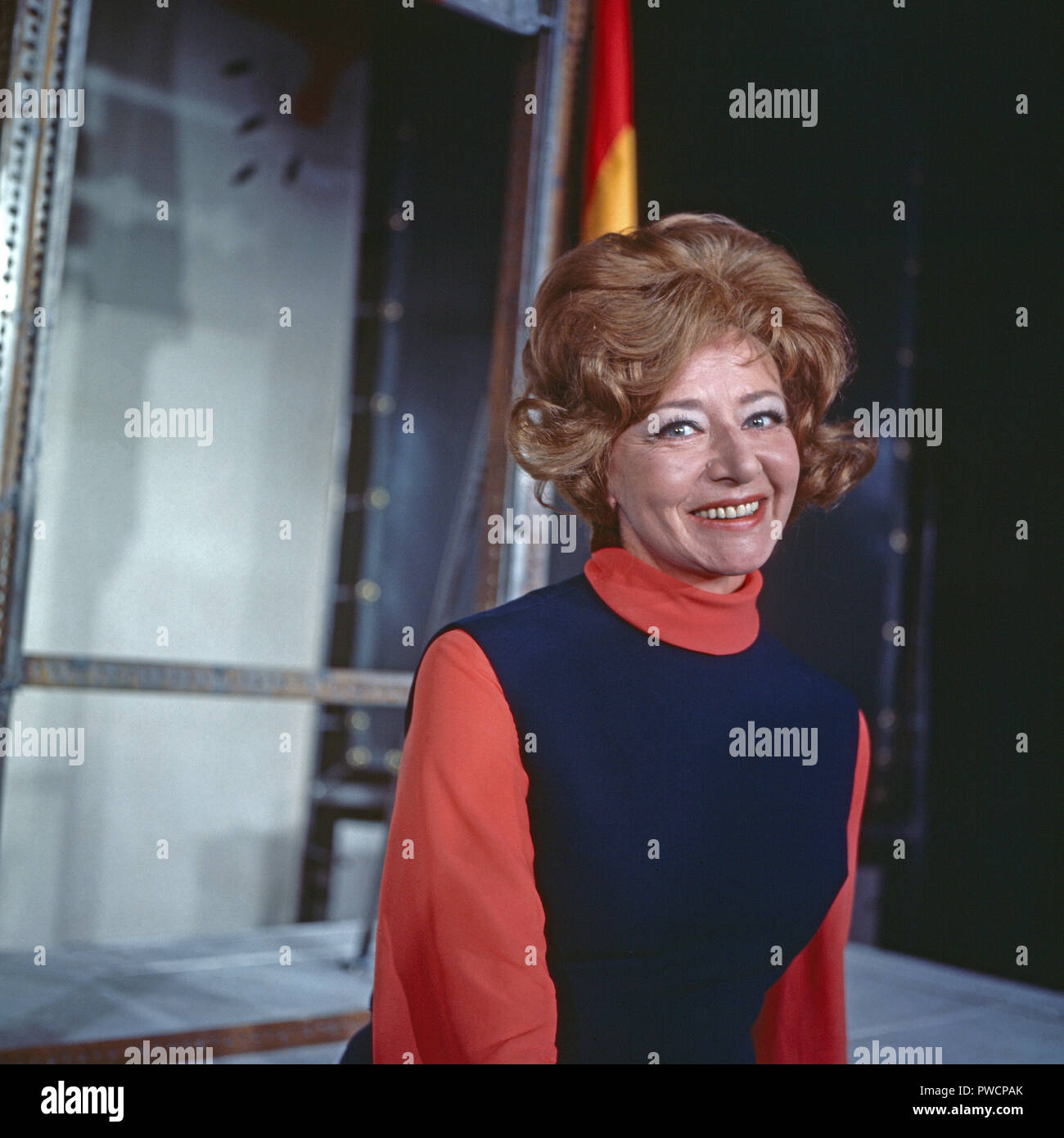 Lore Lorentz, deutsche Kabarettistin, im Kommödchen in Düsseldorf im ...