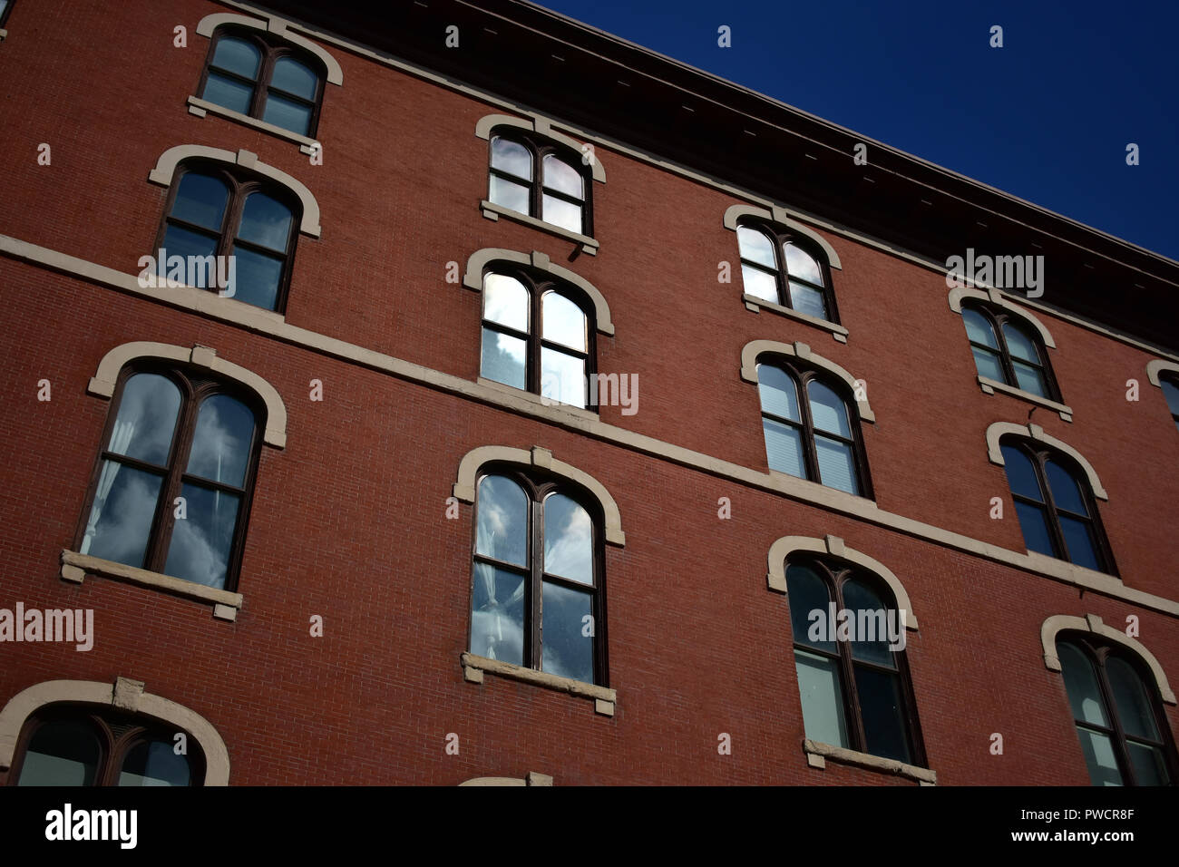 Multistory architecture hi-res stock photography and images - Alamy