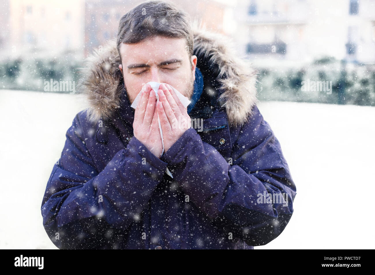 Sneeze winter hi-res stock photography and images - Alamy