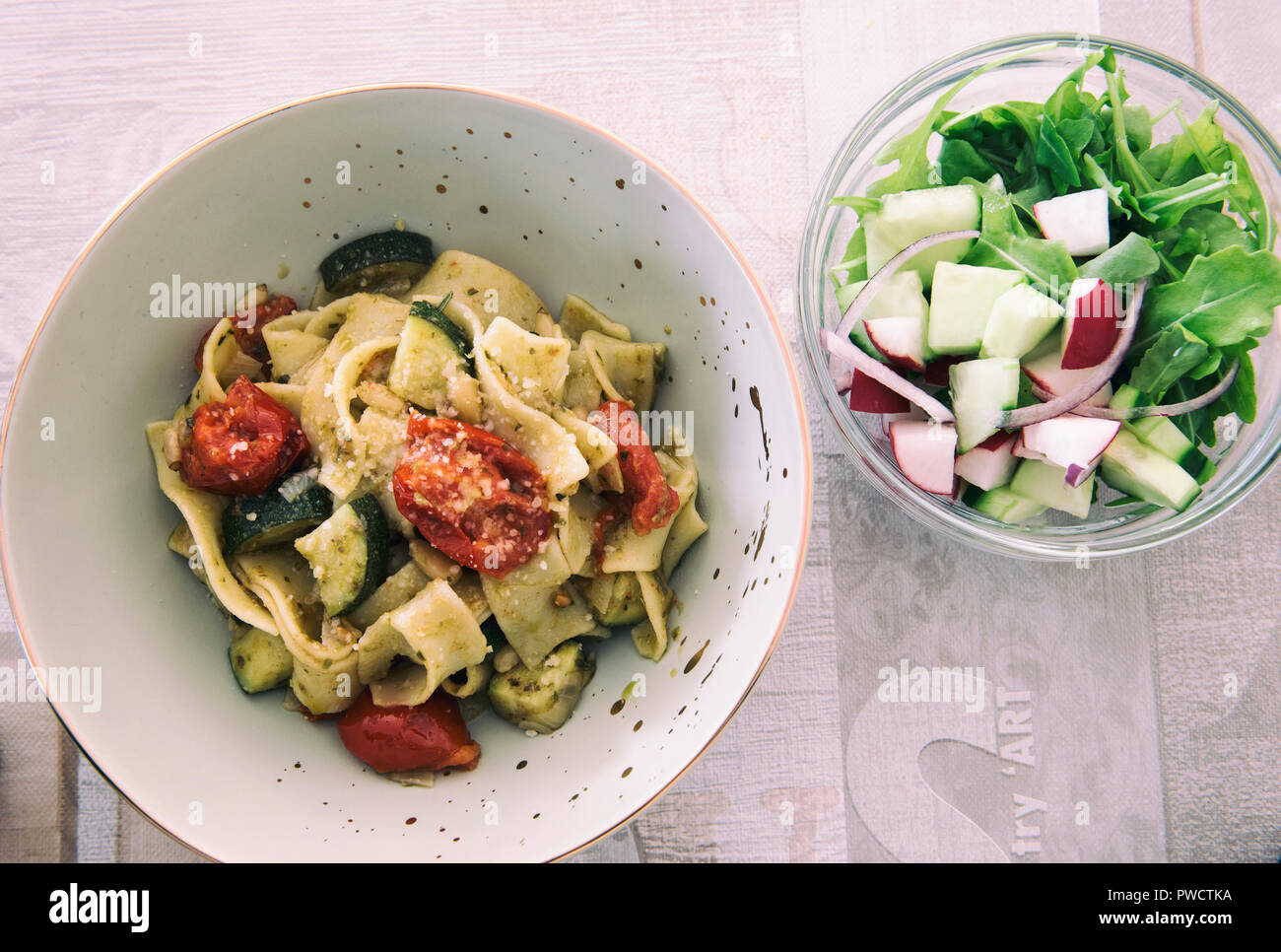 Flat pasta hi-res stock photography and images - Alamy