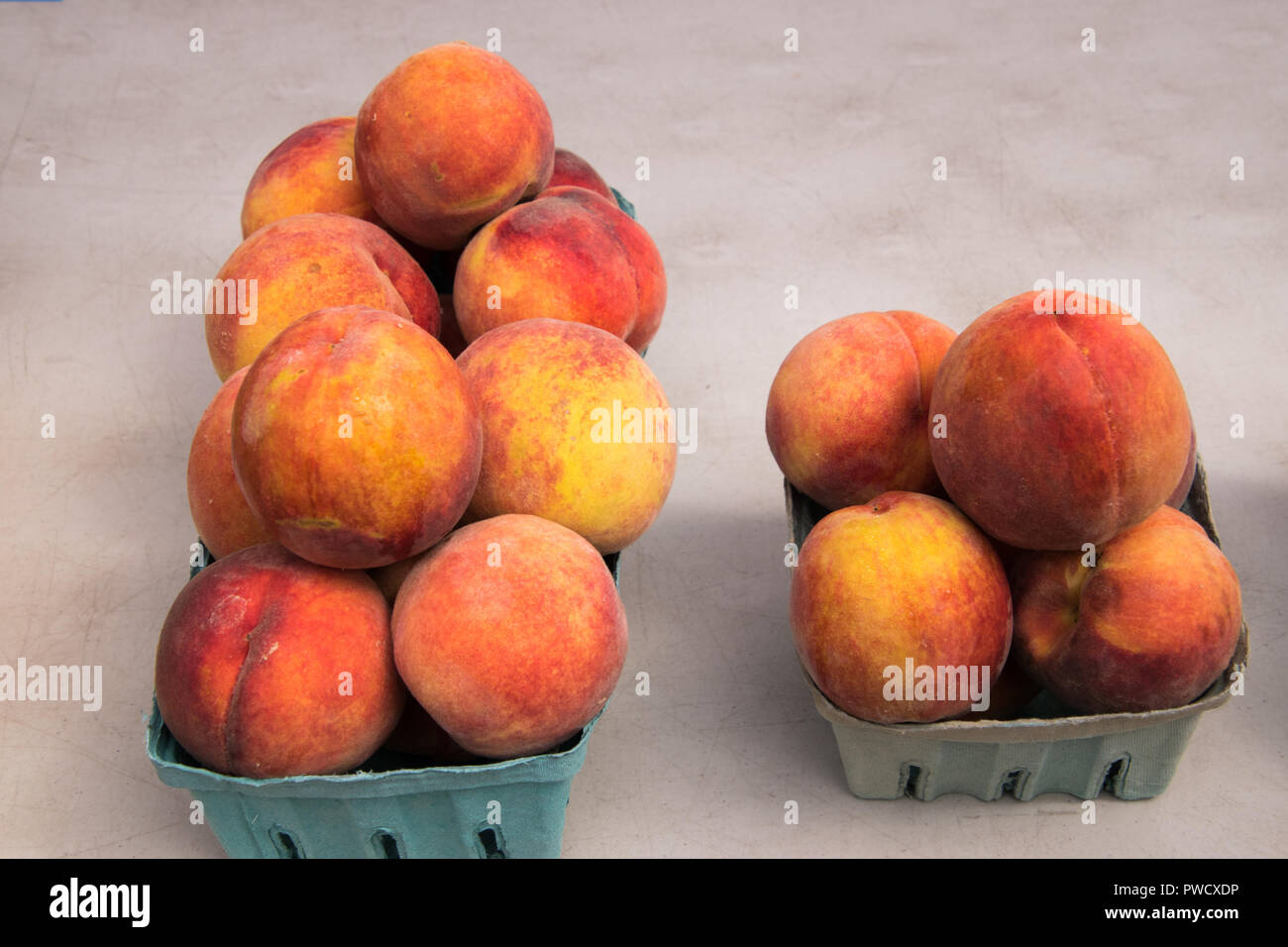 Peach containers hi-res stock photography and images - Alamy