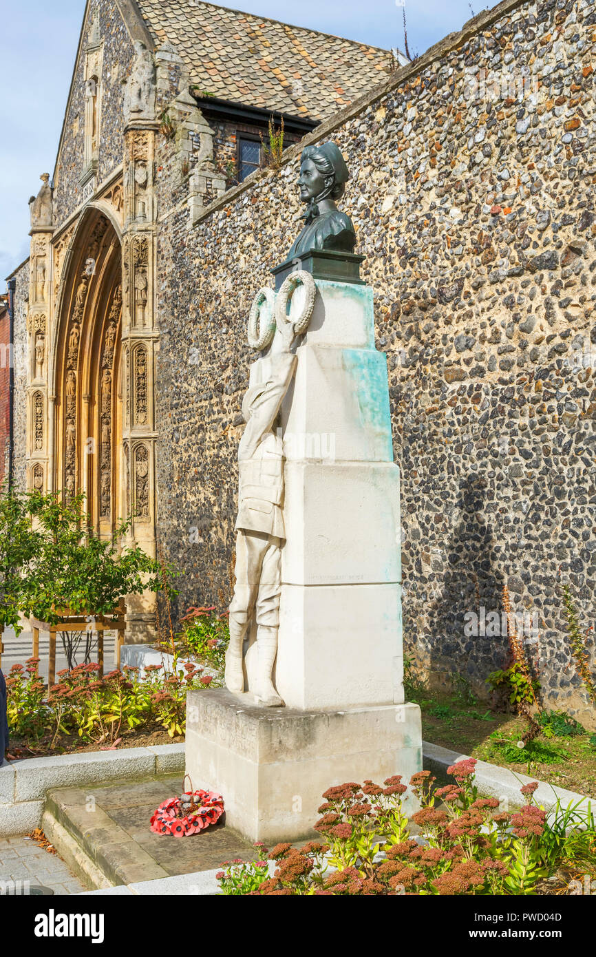 Edith cavell statue norwich hi-res stock photography and images - Alamy