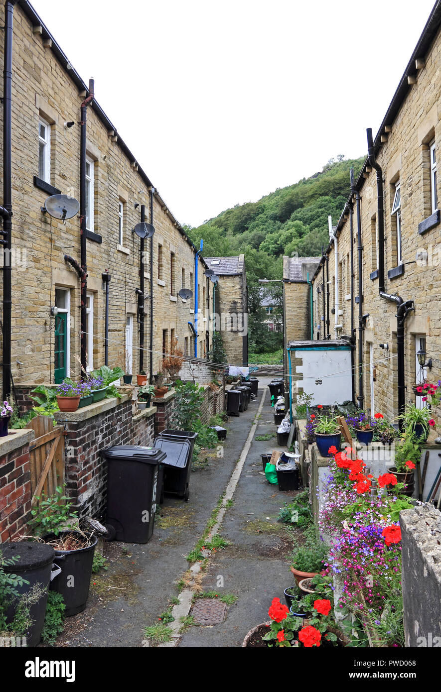 Terraced stone houses hi-res stock photography and images - Alamy