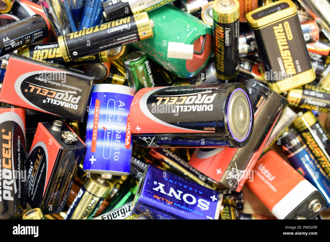 Used batteries collection hi-res stock photography and images - Alamy