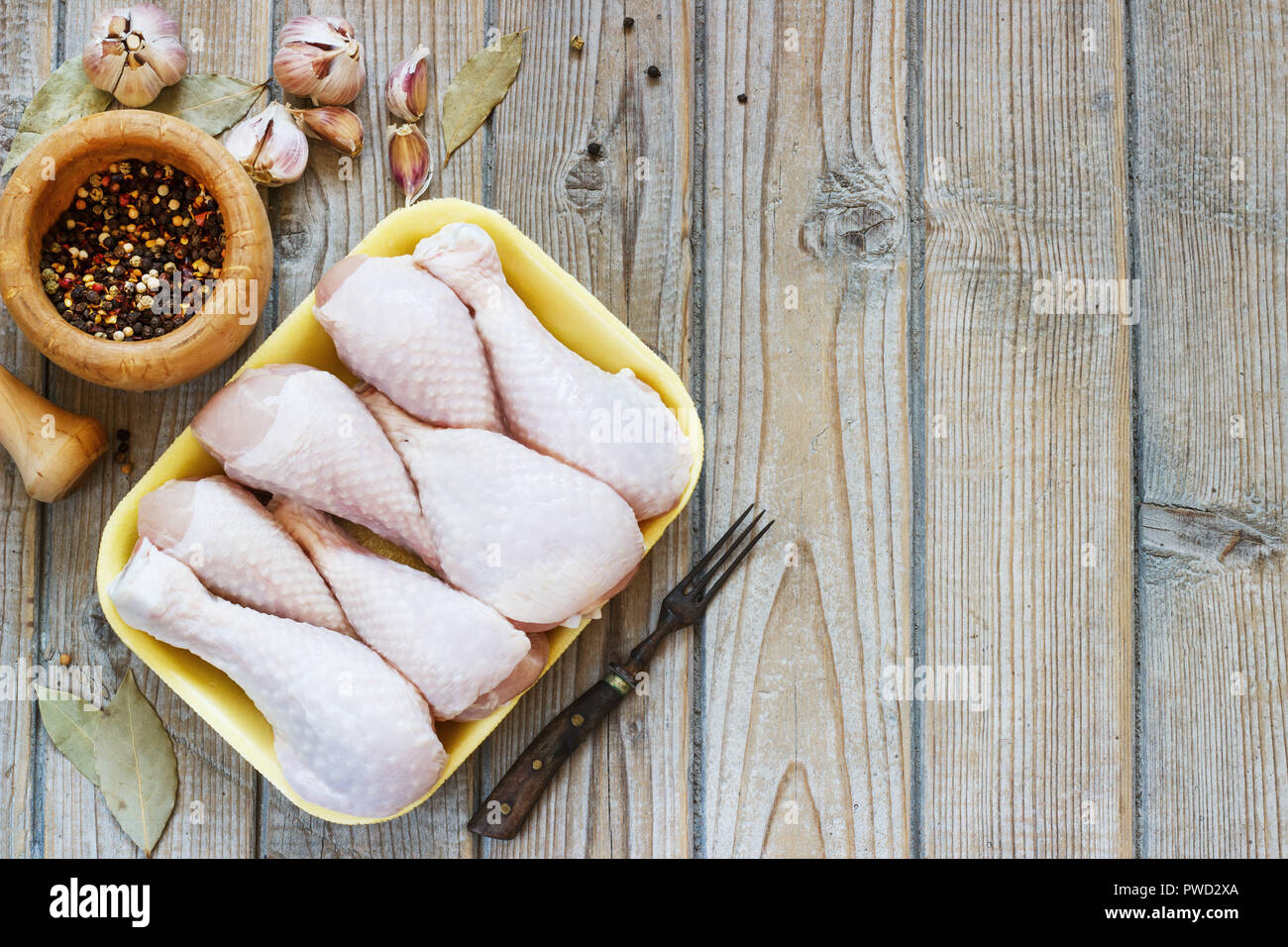 Food fresh chicken pieces hi-res stock photography and images - Alamy