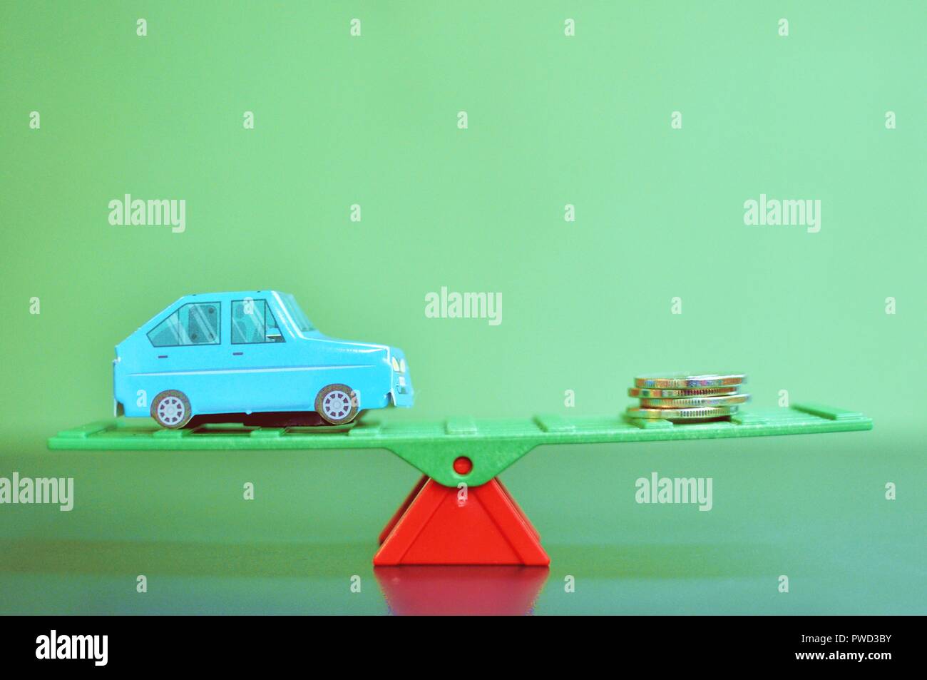 Car cartoon money hi-res stock photography and images - Alamy