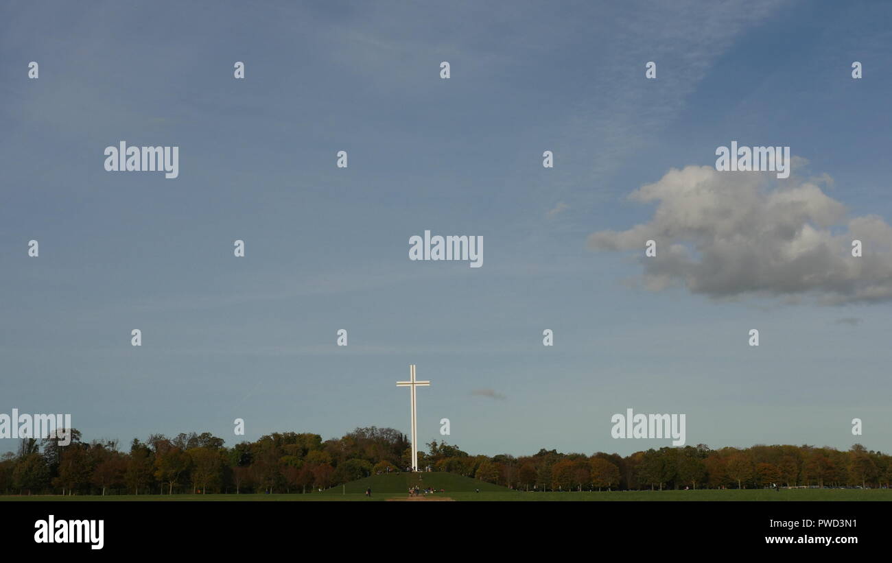 Big holy cross hi-res stock photography and images - Alamy