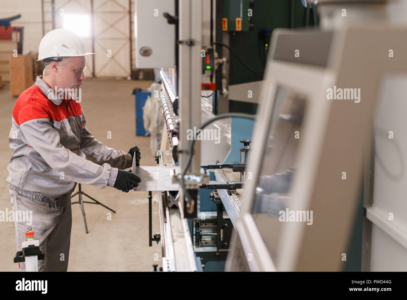 Tool and bending equipment for sheet metal. manufacture workshop ...