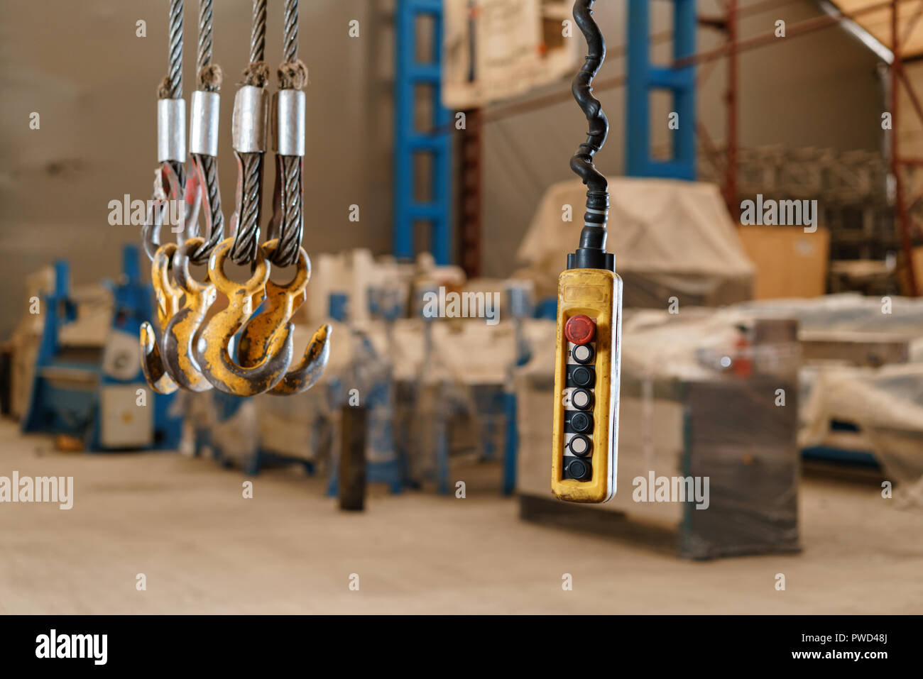 Movement remote control pendant switch for overhead crane in the ...