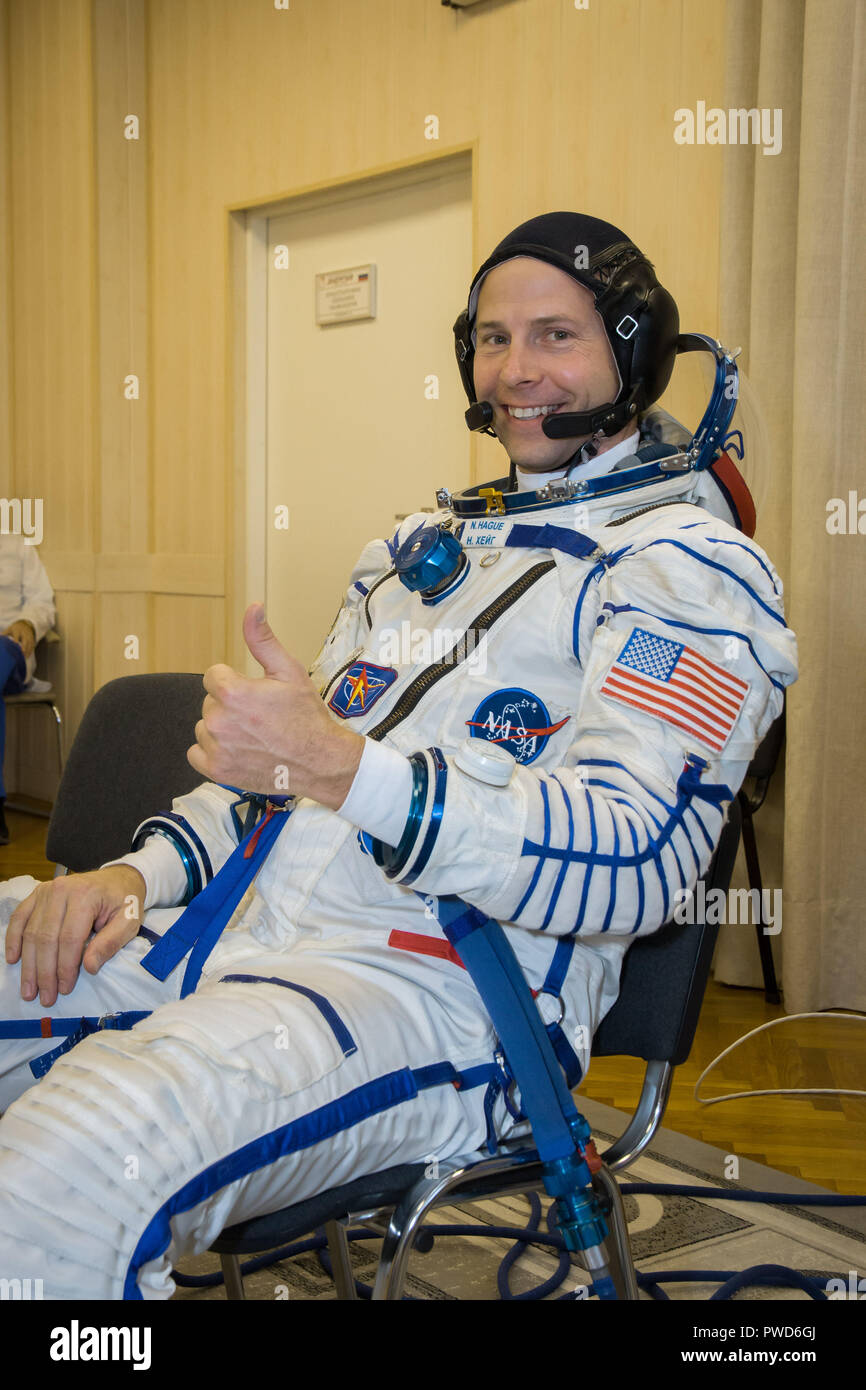 Astronaut space suit hi-res stock photography and images - Alamy