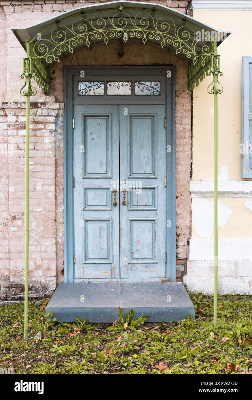 Beautiful rich house door hi-res stock photography and images - Alamy