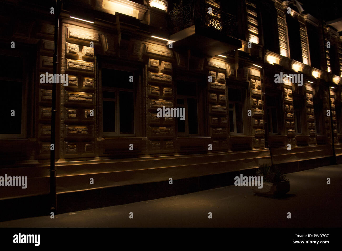 Plinth facade architecture hi-res stock photography and images - Alamy