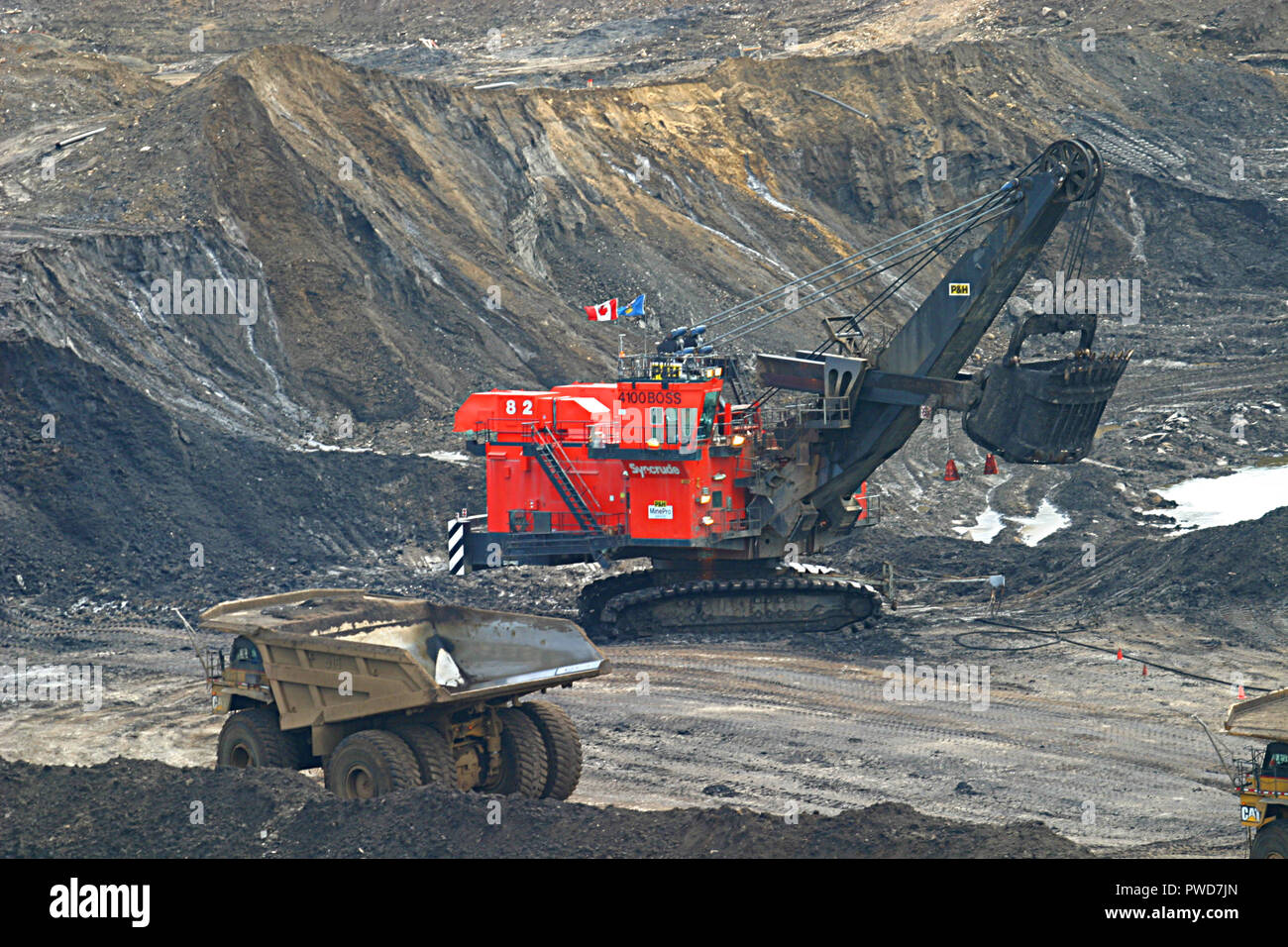 OIL SANDS, Tar Sands, Fort McMurray Alberta, Canada. The world’s ...