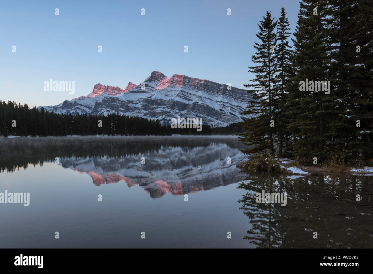 Two Jack Lake sunrise, Banff national Park, Canada Stock Photo - Alamy
