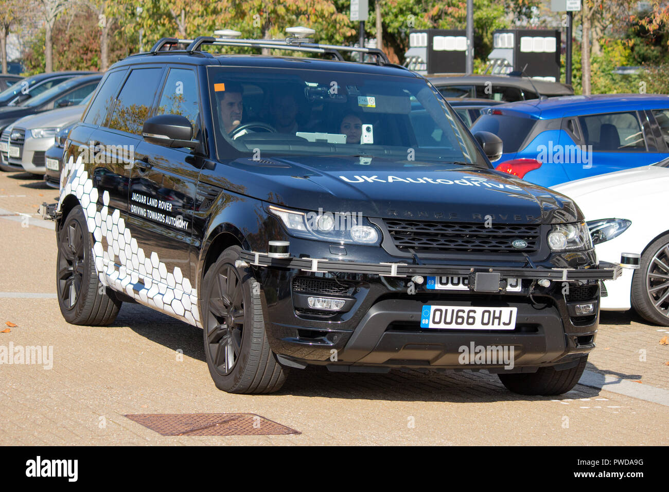 Landrover hi-res stock photography and images - Alamy