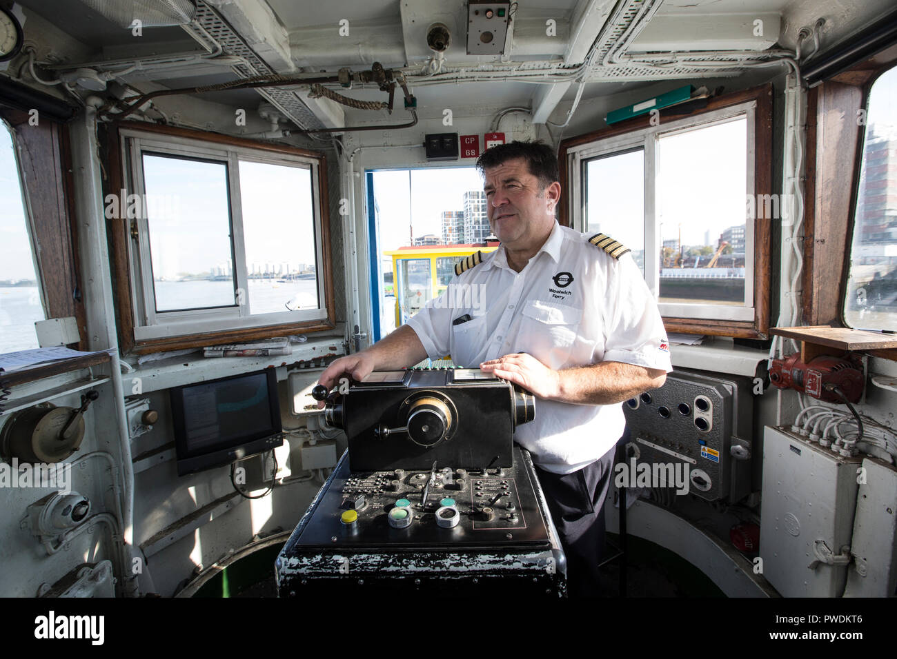 Woolwich Ferry fleet of 1963 vessels take their last voyage on the ...