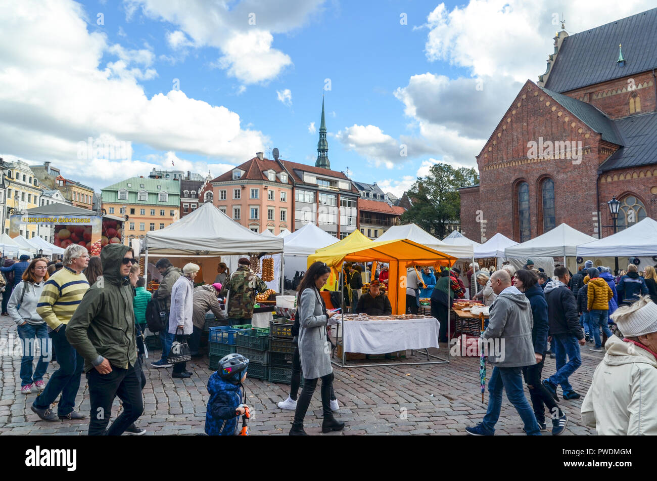 Trip market square hi-res stock photography and images - Alamy