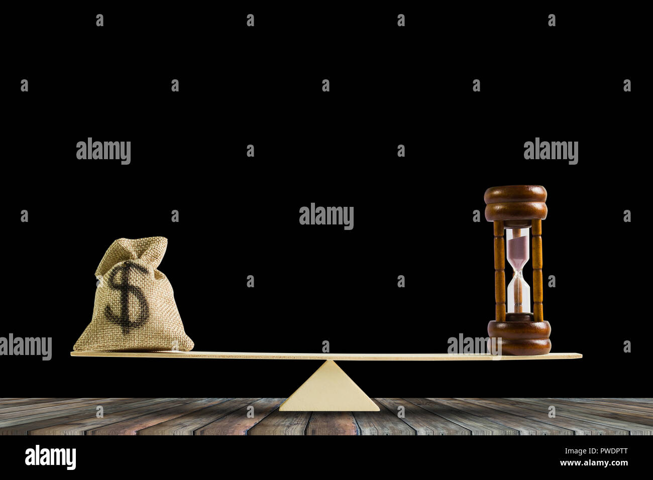 Clock table vintage draw hi-res stock photography and images - Alamy