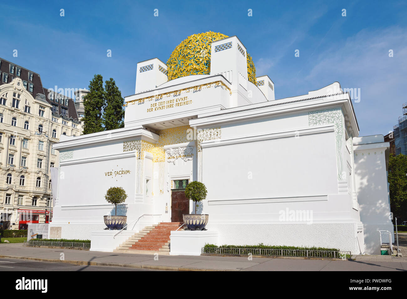 Exterior of Golden dome of Vienna Secession building. August 2018 Stock ...