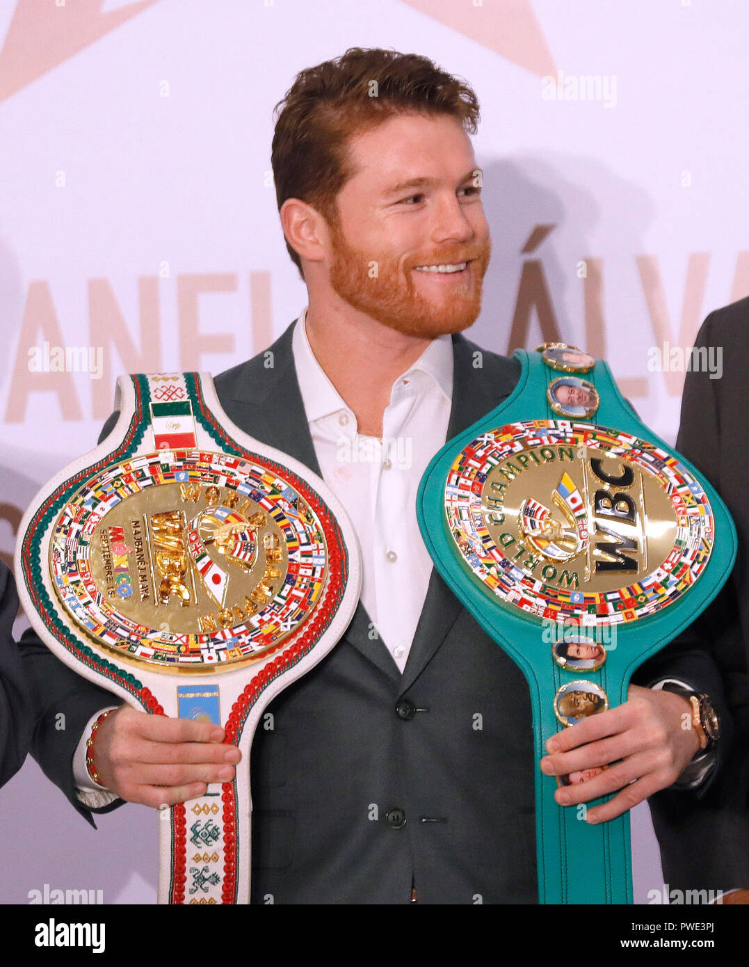 Canelo Alvarez Stock Photos & Canelo Alvarez Stock Images - Alamy