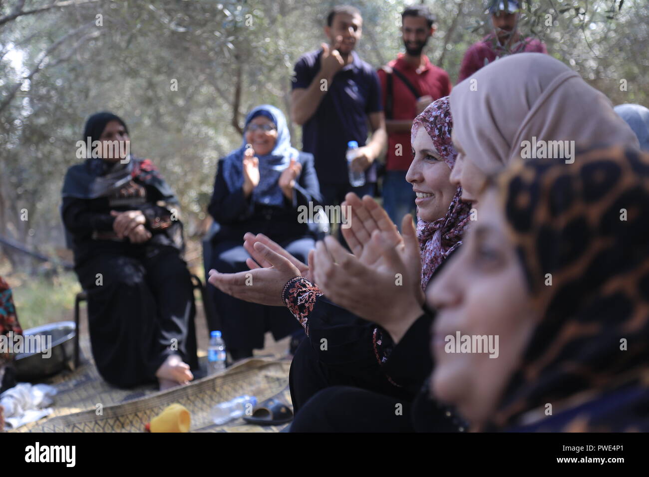 East Gaza City, The Gaza Strip, Palestine. 15th Oct, 2018. Palestinian ...