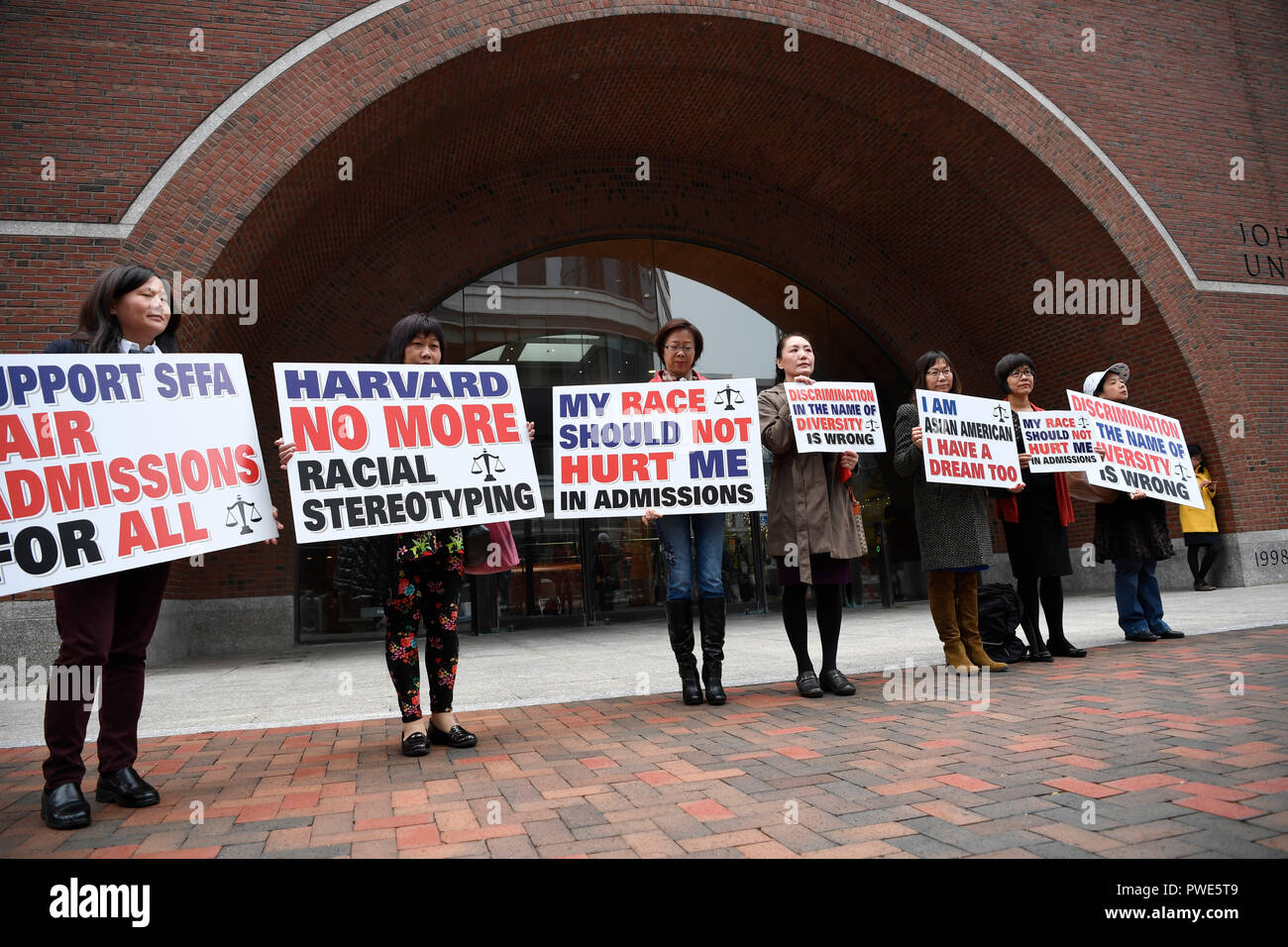 Harvard admissions trial hi-res stock photography and images - Alamy