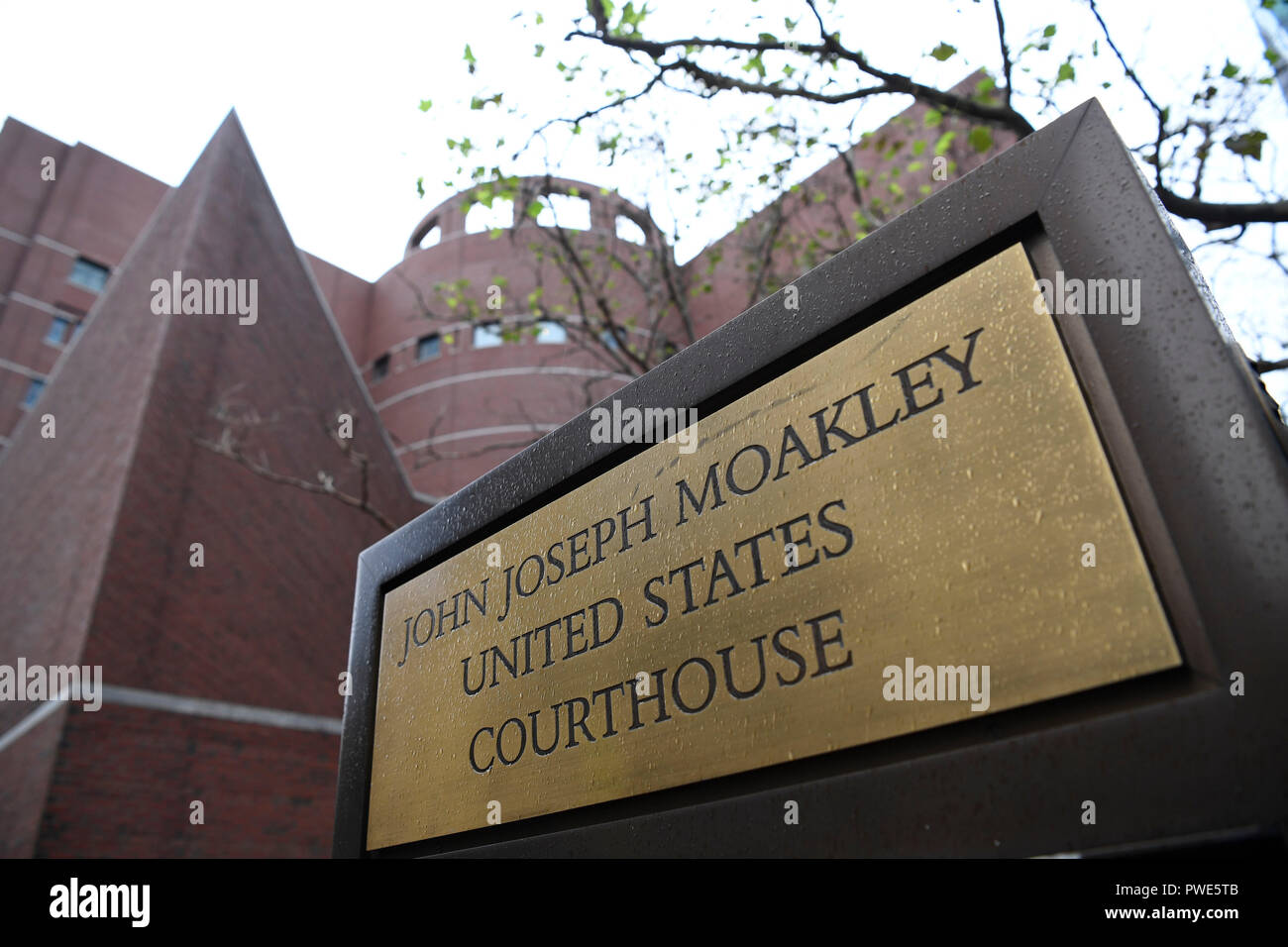 John joseph moakley courthouse boston hi-res stock photography and ...
