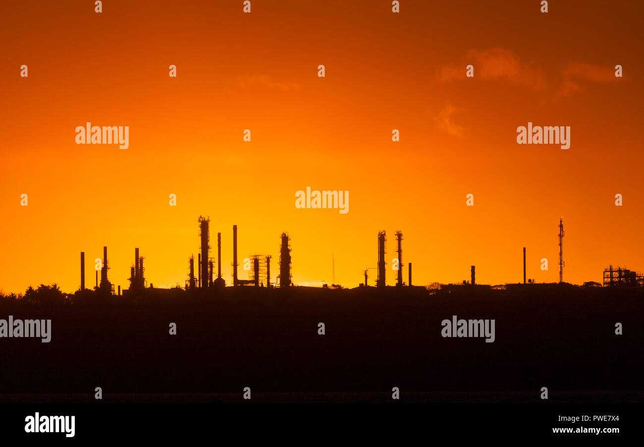Whitegate, Cork, Ireland. 16th October, 2018. Distillation towers ...