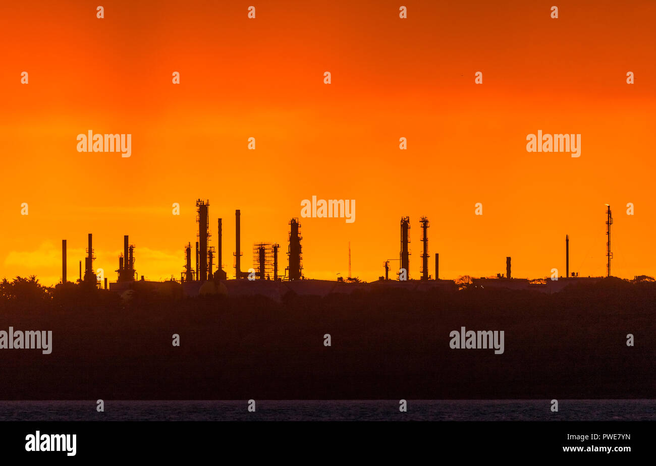 Whitegate, Cork, Ireland. 16th October, 2018. Distillation towers ...