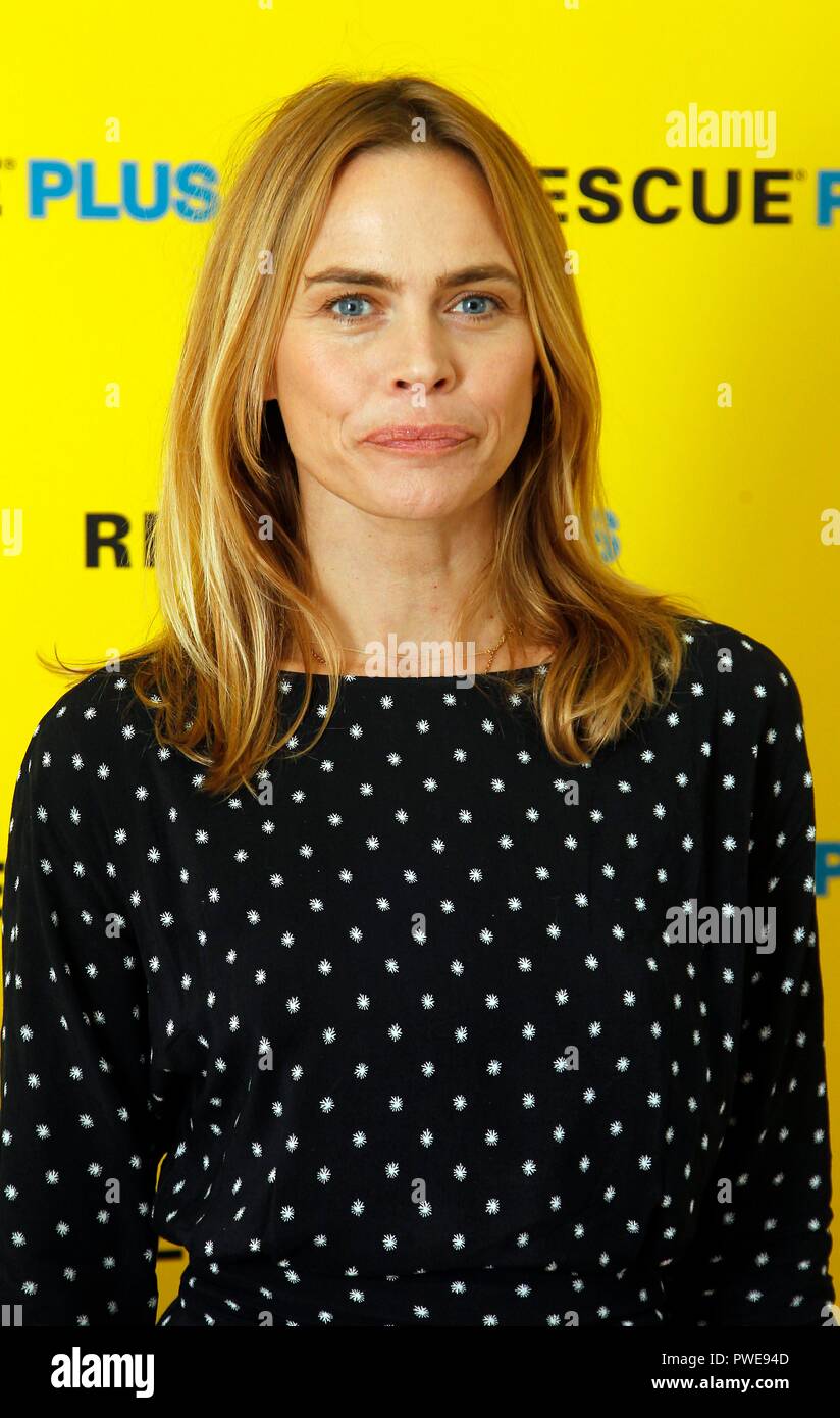 Modelo plus hi-res stock photography and images - Alamy