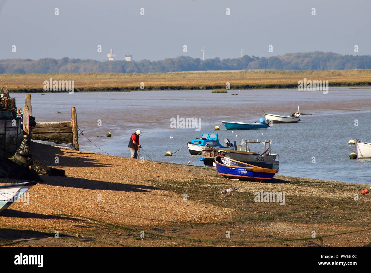 Felixstowe, Suffolk. 16th Oct 2018. UK Weather: Bright hot sunny ...