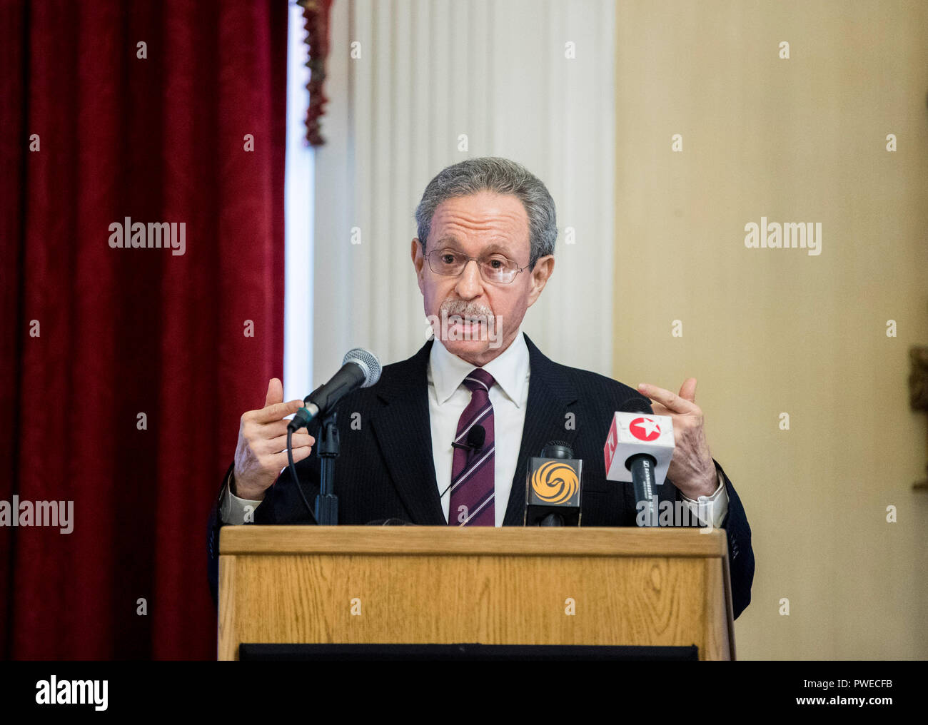 Robert loeb hi-res stock photography and images - Alamy