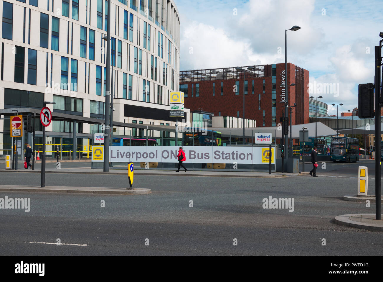 Liverpool one bus station hi-res stock photography and images - Alamy