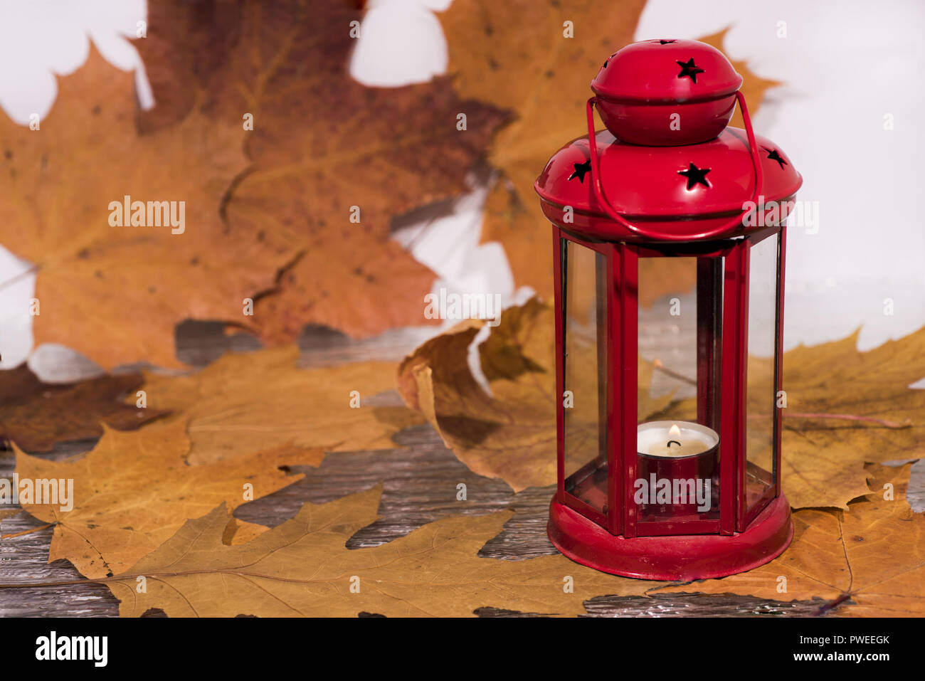 Daylight Saving Time. Wall Clock going to winter time. Autumn ...