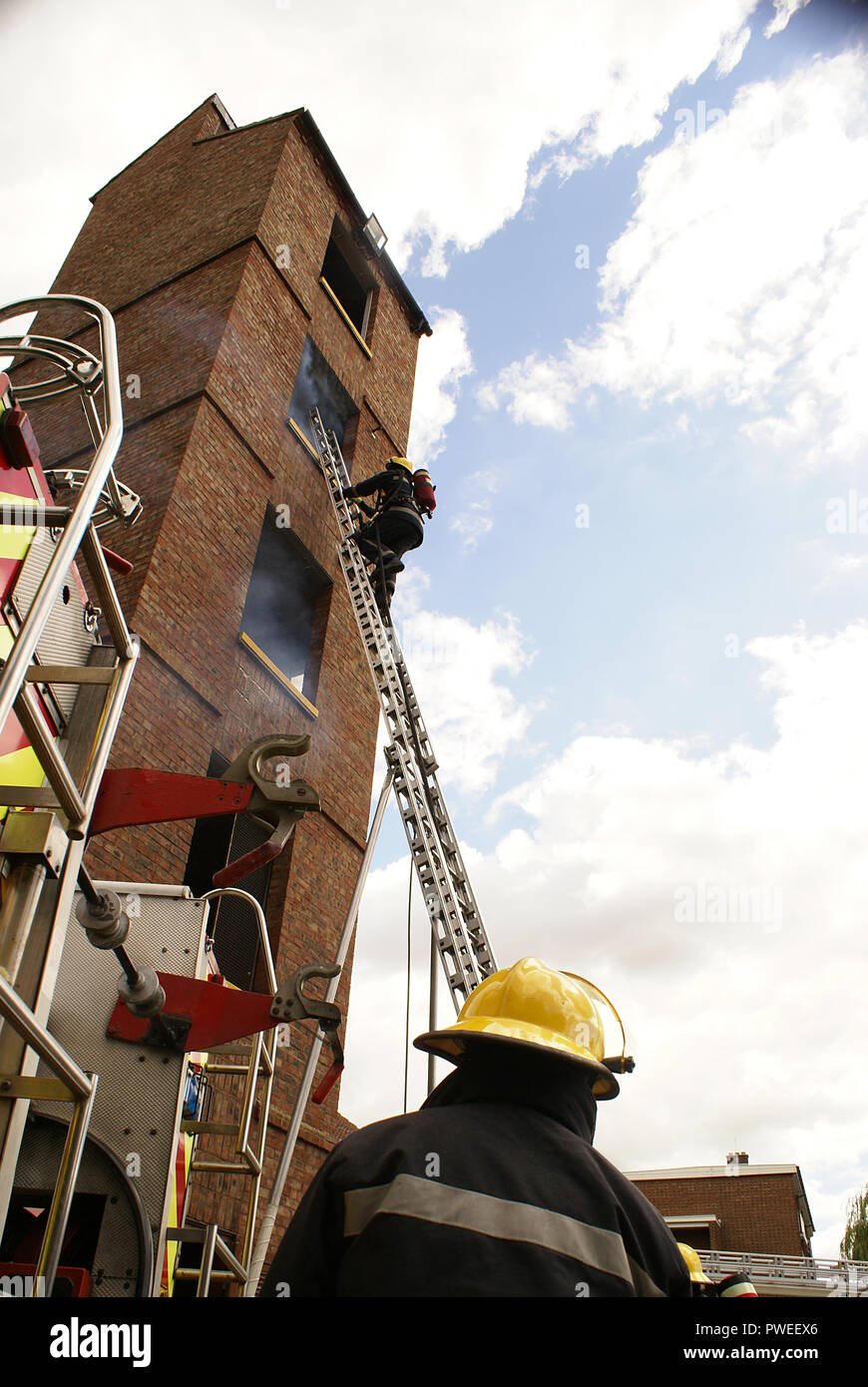 Fire service 911 999 hi-res stock photography and images - Alamy