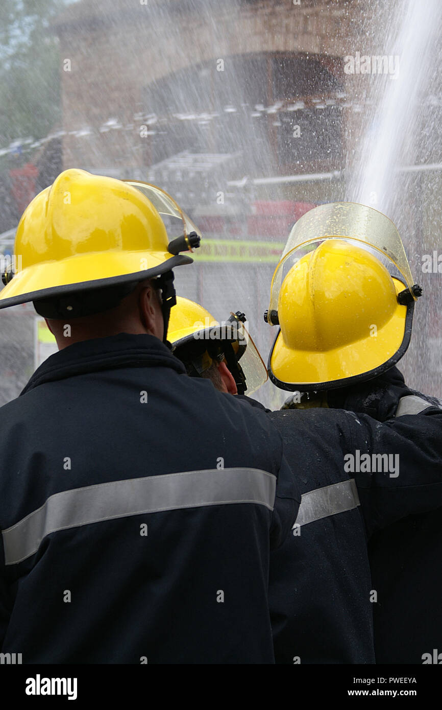 Chemical tank fire fighters hi-res stock photography and images - Alamy