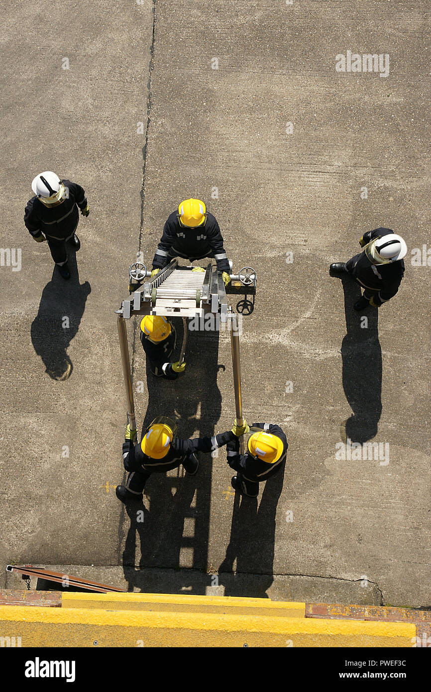 13 5m ladder hi-res stock photography and images - Alamy