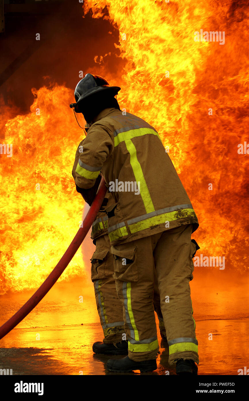 Structural wall system hi-res stock photography and images - Alamy