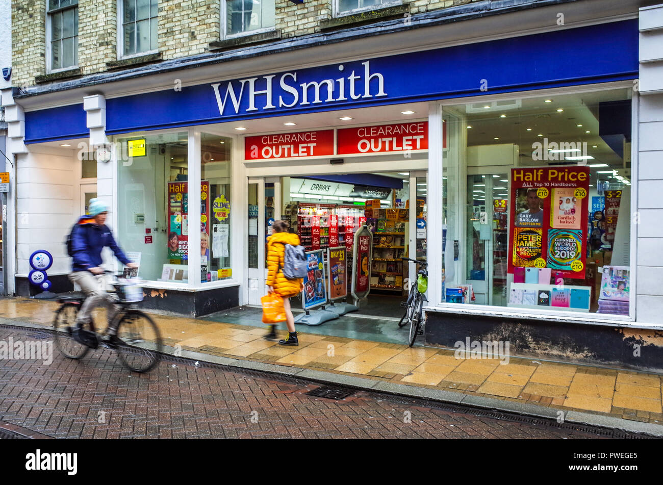 Wh smith shop hi-res stock photography and images - Alamy