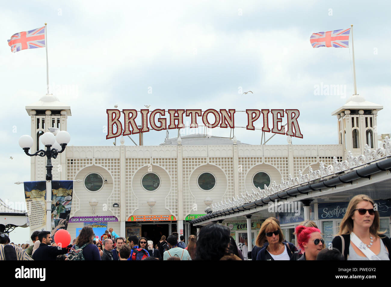 Royal suspension chain pier hi-res stock photography and images - Alamy