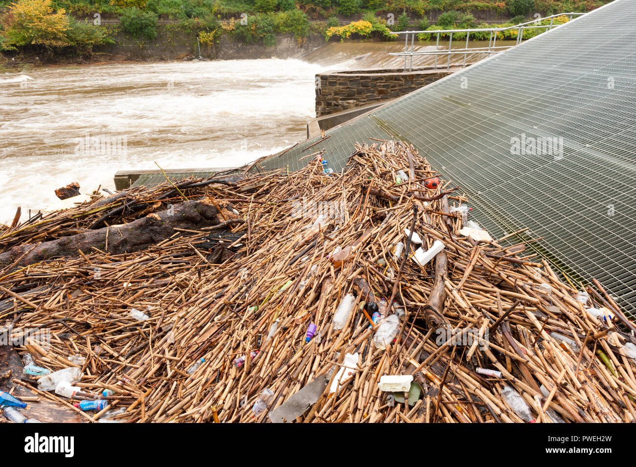 Radyr weir hi-res stock photography and images - Alamy