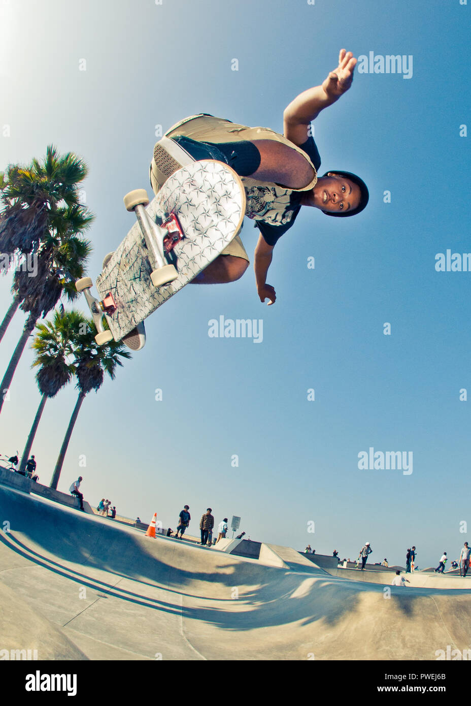 Flying tricks hi-res stock photography and images - Alamy