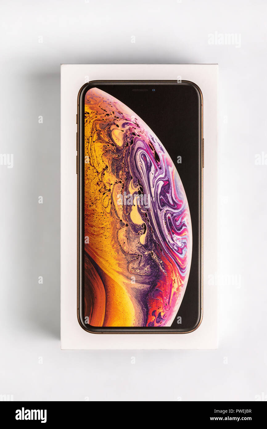 Iphone box hi-res stock photography and images - Alamy