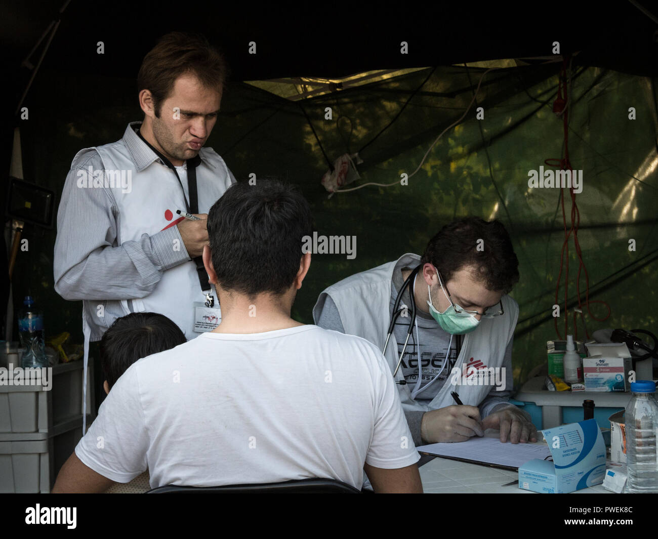 Doctors without borders hi-res stock photography and images - Alamy