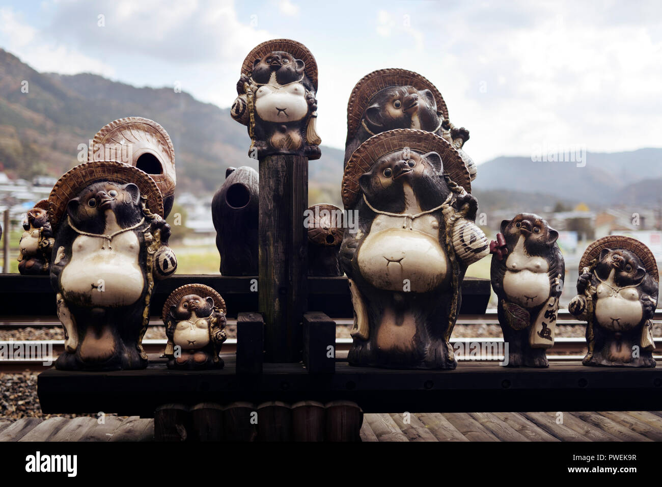 Tanuki japan hi-res stock photography and images - Alamy
