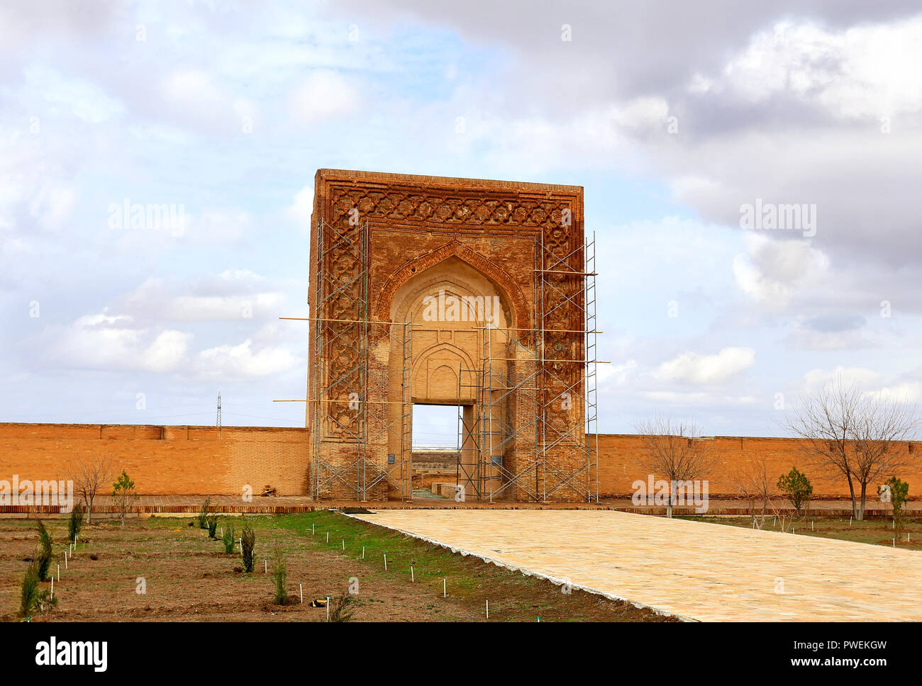 Old time construction hi-res stock photography and images - Alamy