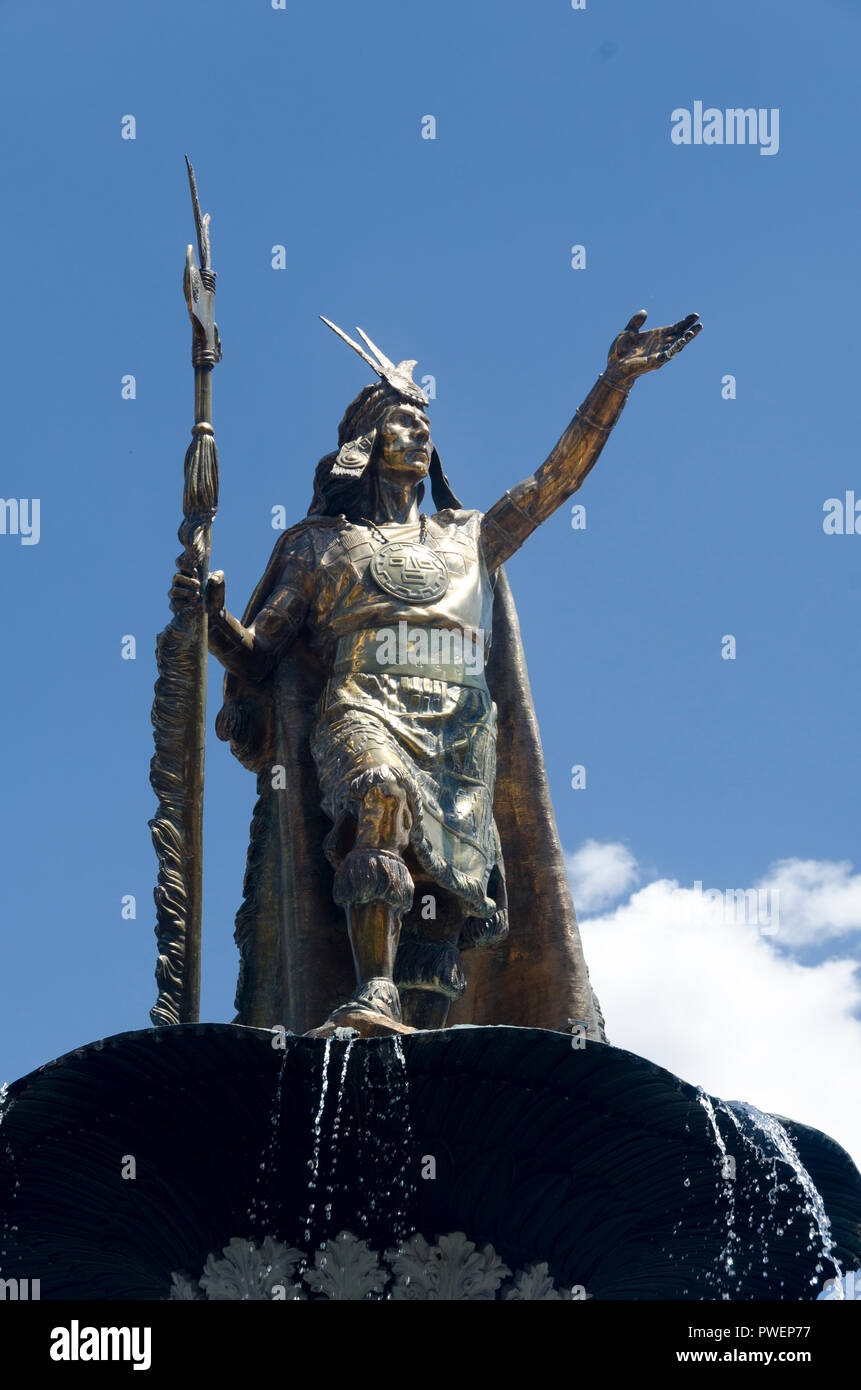 Inca Statue, Plaza de Armes, Cuzco, Peru Stock Photo - Alamy