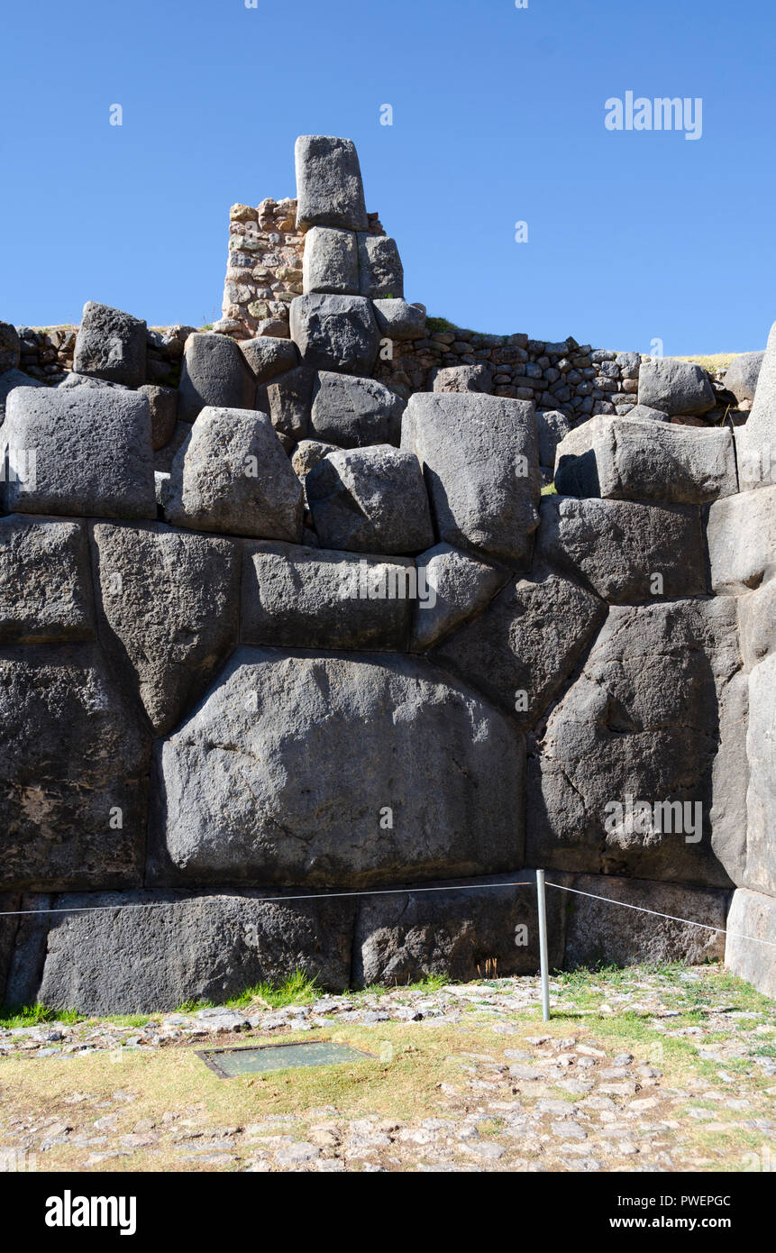 Saqsaywaman inca ruins hi-res stock photography and images - Alamy